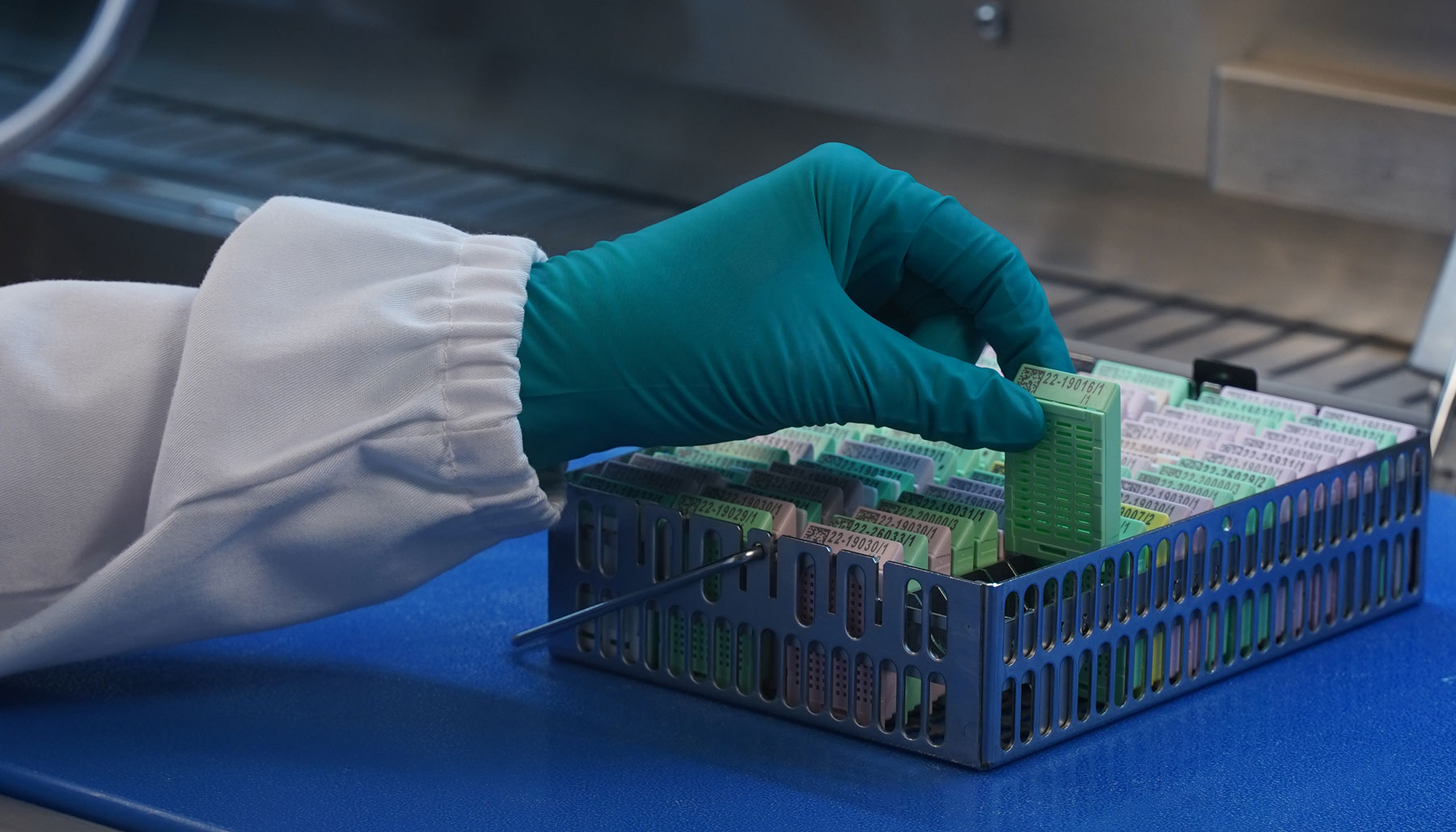 Traceability in Pathology Labs: Ensuring Specimen Safety and Workflow ...